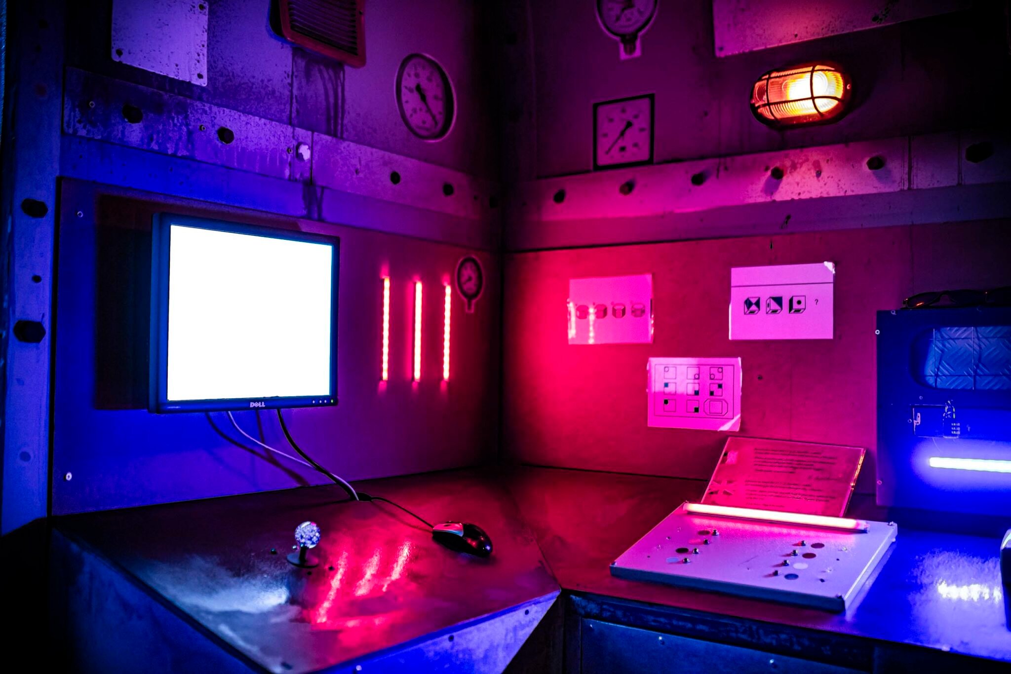 Escape room Roma | Fuggi in 60 minuti | Scenografie uniche - Cronos